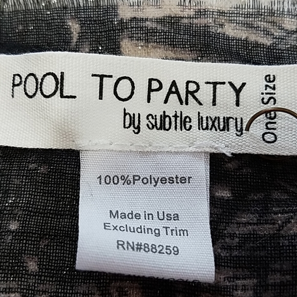 Pool to Party | Swim | Nwot Pool To Party By Subtle Luxury Coverup ...
